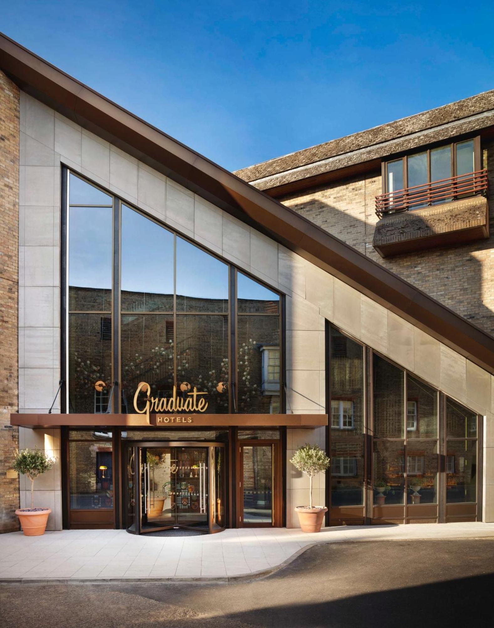 DOUBLETREE BY HILTON CAMBRIDGE HOTEL CAMBRIDGE